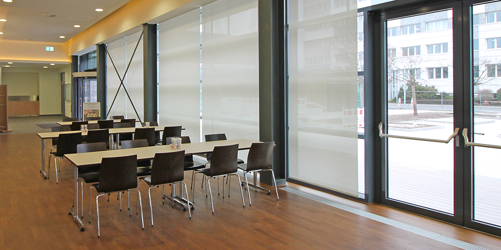 Berlin Chemie company : Transparent blinds - Sunscreen Mermet